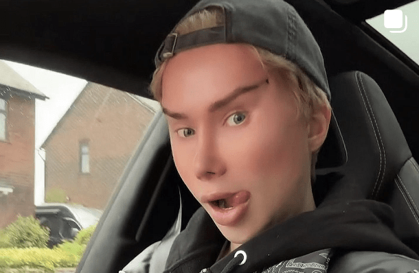 Der bekannte Influencer und Transfrau "Oli London" bedauert seine ...